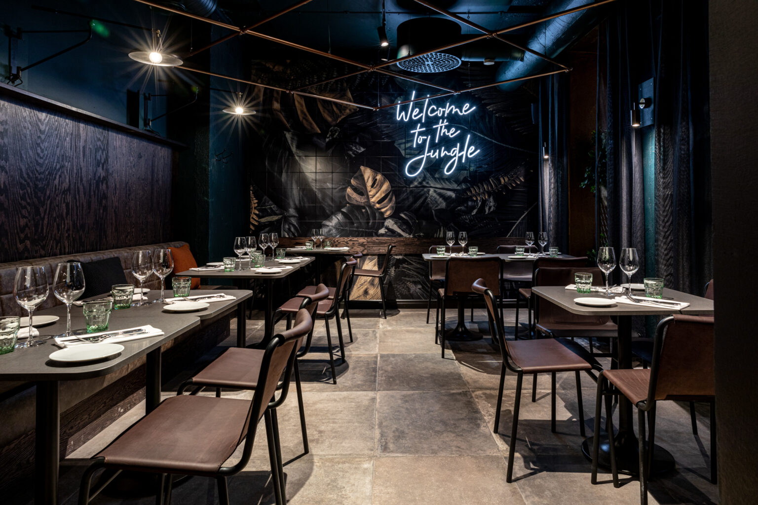 Tempero ja lasikabinetti - Gillet Bar & Bistro Helsinki, Kasarmikatu 23 ...
